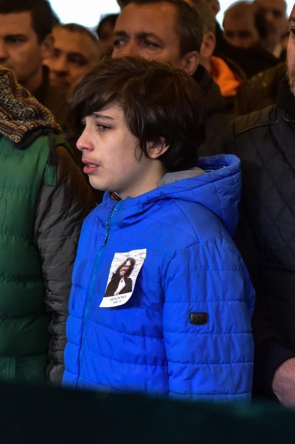 Arda Duman son yolculuğuna uğurlandı - Son Dakika Haberleri İnternet