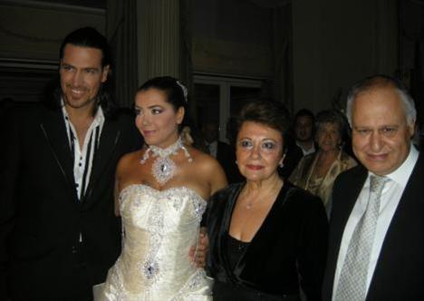 Dansöz Tanyeli evlendi - Mahmure