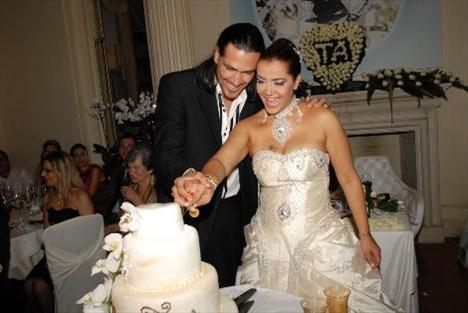 Dansöz Tanyeli evlendi - Mahmure