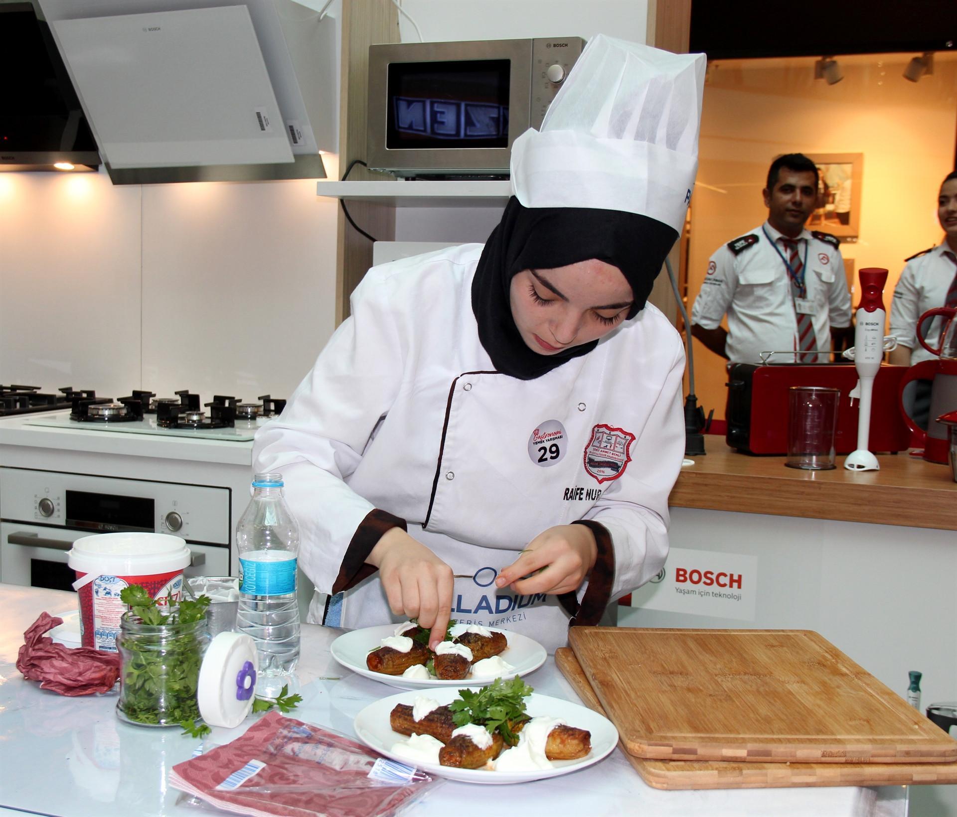 Gastronomi kenti Hatay'da yöresel yemekler yarıştı