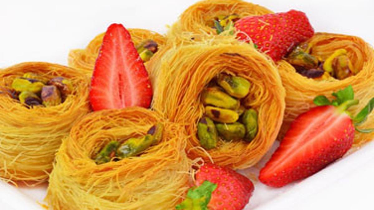 Mutfakların Vazgeçilmezi: 5 Geleneksel Türk Tatlısı Tarifi