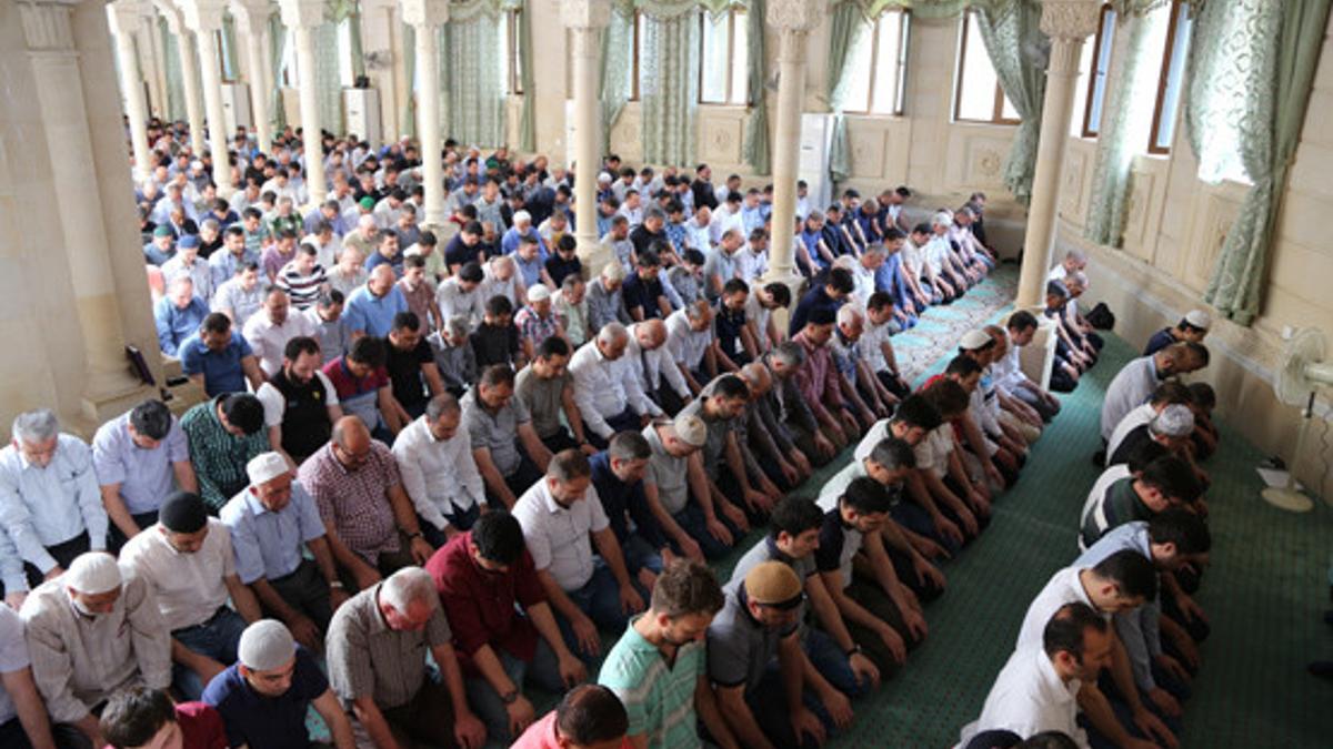 Cuma namazı nasıl kılınır? İşte cuma namazının kılınışı