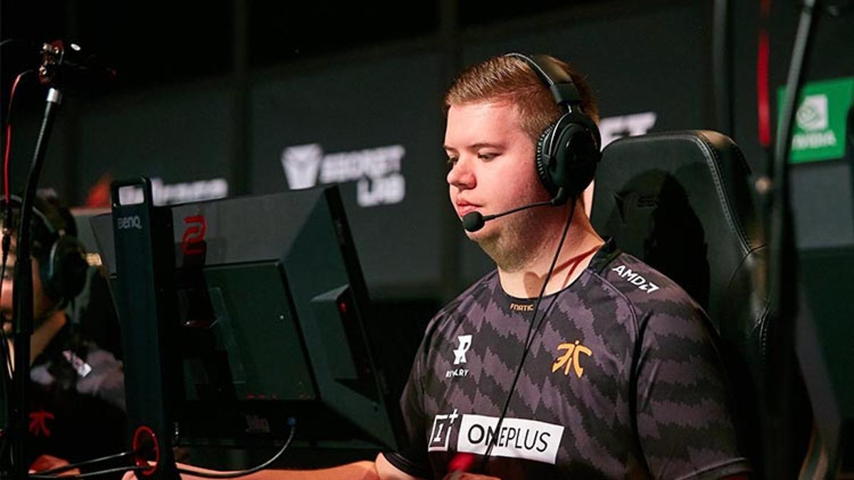 Fnatic JW'yu Yedeğe Çekti, Takım Uluslararası Bir Çizgiye Geçebilir ...