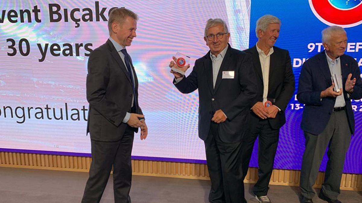 Levent Bıçakçı’ya UEFA’dan onur ödülü - Spor Haberi