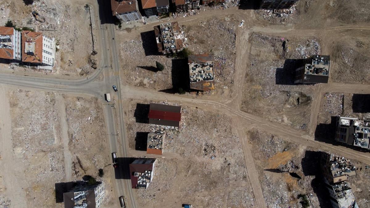 Hatay'ın son hali yürekleri sızlattı... Binaların yerini meydanlar aldı - Son Dakika Haberleri