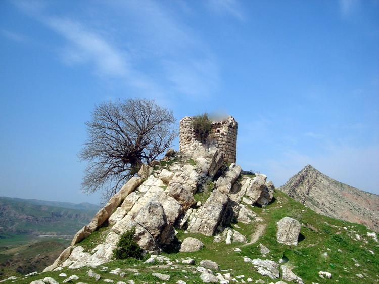 Uçurumun kenarında sıra dışı yaşam Amediye Şehri