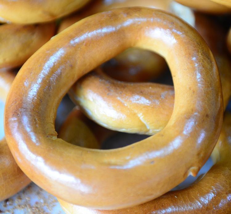 Pekmezin renk ve tat verdiği asırlık lezzet: Giresun simidi