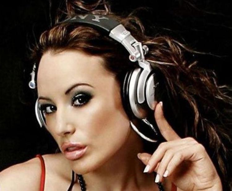 Charlotte Devaney - Mahmure