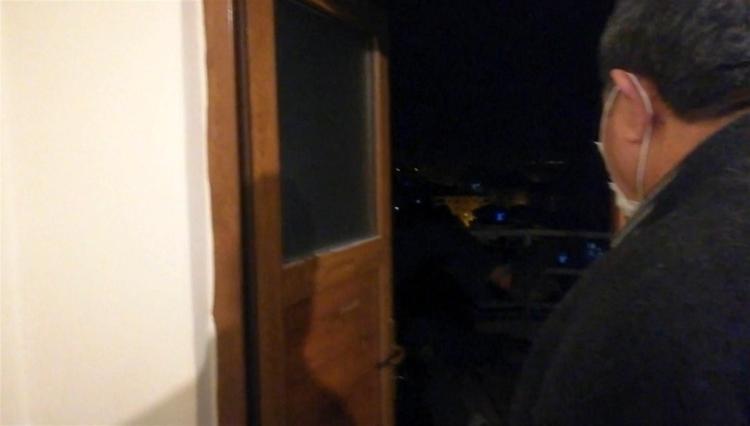 Sevdiği kızla evlenemeyen genç dokuzuncu kattan atlamak istedi - Son ... Sevdiği kızla evlenemeyen genç dokuzuncu kattan atlamak istedi - Son ...