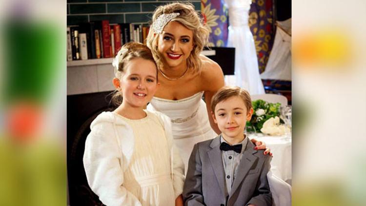 Hollyoaks’ın ‘Leah Barnes’i Ela, İngiltere’nin ‘En İyi Çocuk Oyuncu ...