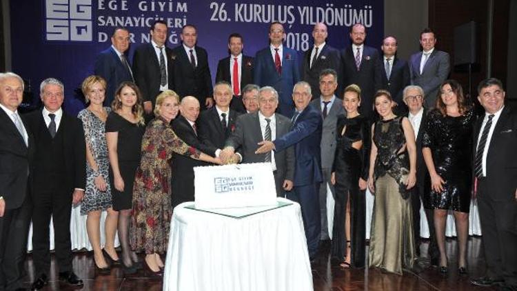İzmir Haberleri - EGSD 26'ncı yaşını Erol Evgin'le kutladı - Son Dakika ...