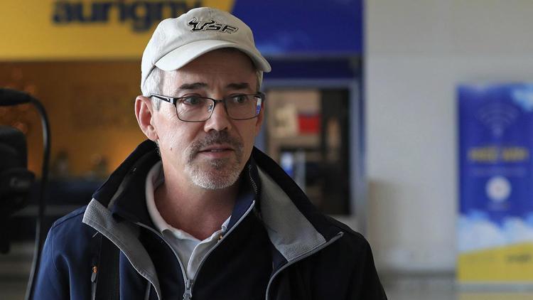 Sala'yı araştıran David Mearns, pilot David Ibbotson için de kolları ...