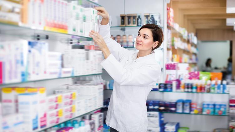 Hastalar eczane eczane dolaşıyor... 4 ilaçtan biri bulunamıyor - Son ...