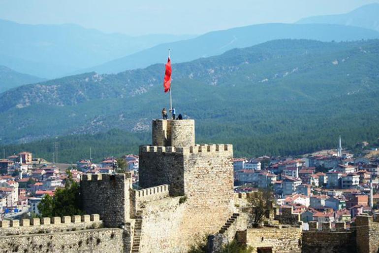 Yüzyıllardır ayakta kalan en iyi 10 kale, Türkiye'nin en iyi kaleleri