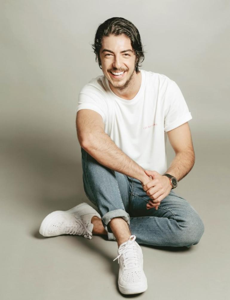 Mekin Sezer dedesi Ahmet Mekin'in izinde - Magazin Haberleri