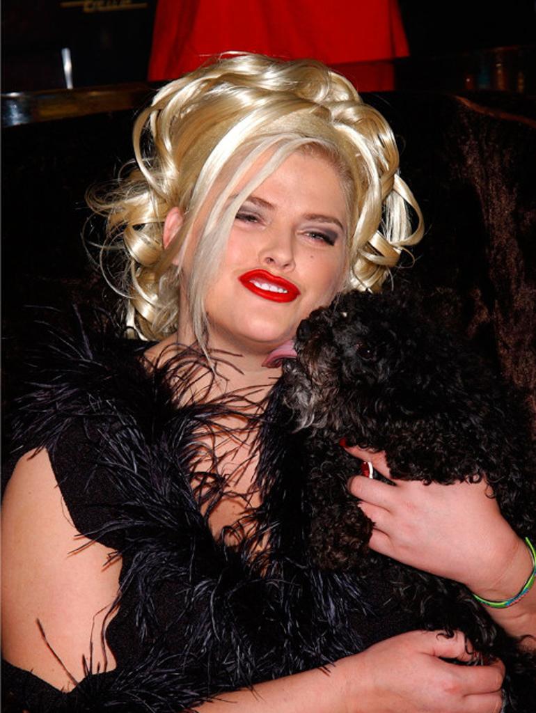 Meghan Markle'ın model arkadaşı Kelly McKee Zajfen dokuz yaşındaki ...